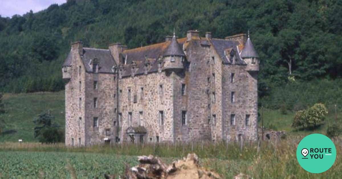 Castle Menzies - Castle | RouteYou