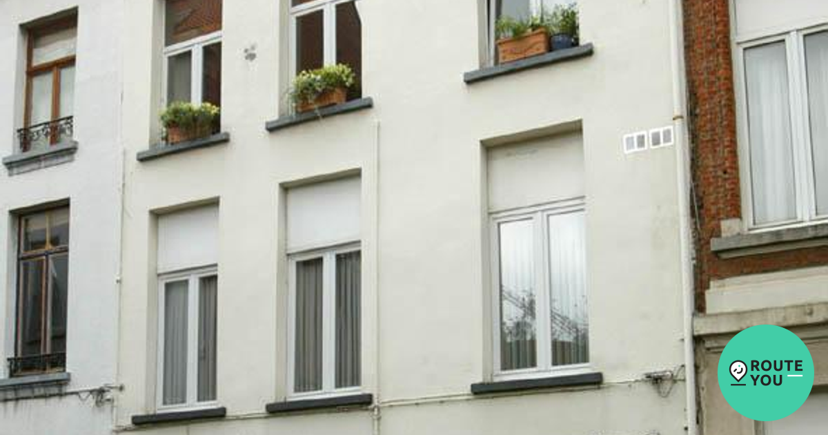 Rijhuis met achterliggende huurkazerne - Huis | RouteYou