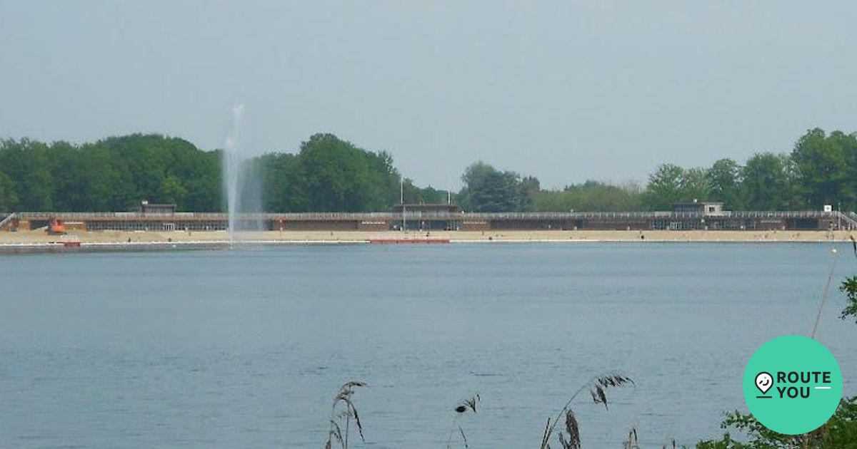 Blosodomein Hofstade: Zicht op de fontein en Hofstade Plage. - Strand ...