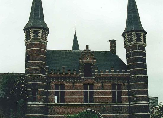 Château Les Trois Pignons - Château | RouteYou