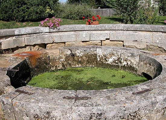 Fontaine le Rond A Marac - Fountain | RouteYou