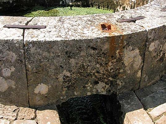 Fontaine le Rond A Marac - Fountain | RouteYou